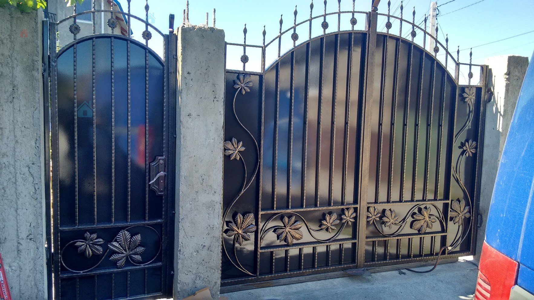 Porți din fier forjat de la compania METAL-EXIM S.R.L. în Chișinău și ...