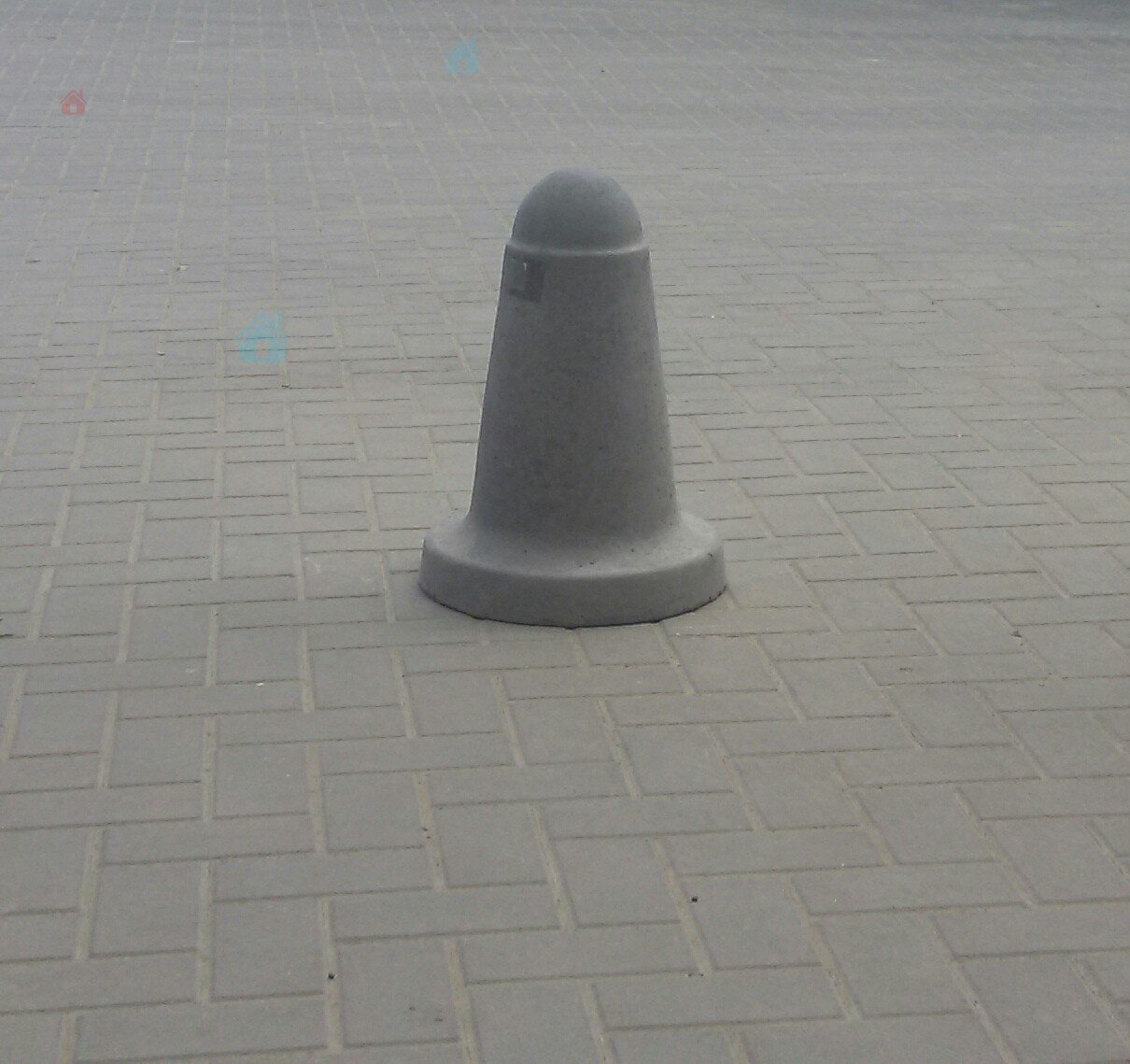 Pilon din beton pentru parcare de la compania IACOBAS CONSTRUCT în ...