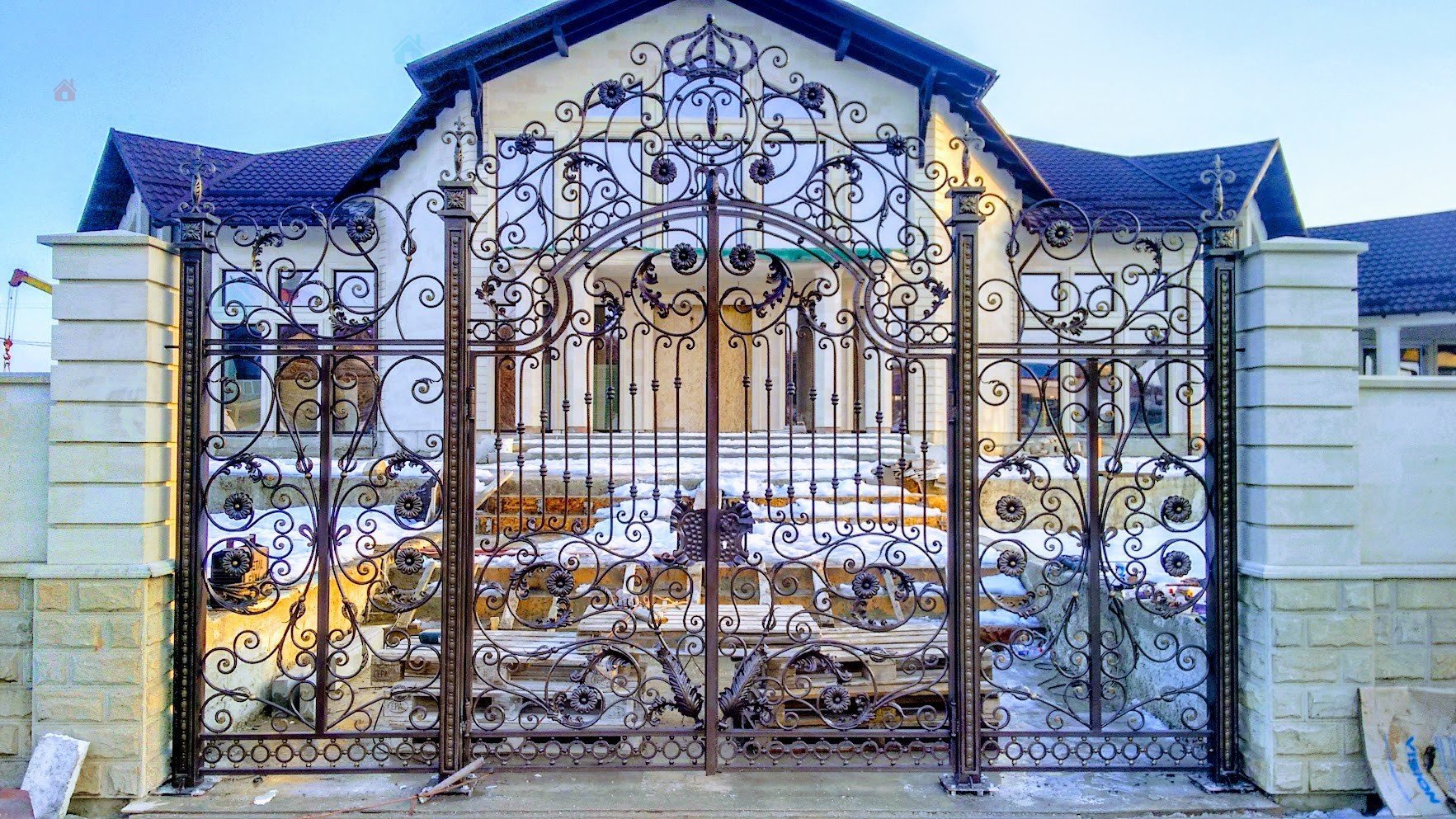 Porți din fier forjat de la compania METAL-EXIM S.R.L. în Chișinău și ...